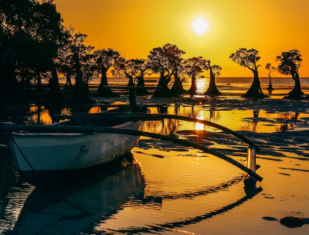 Saksikan Keindahan Sunrise dan Sunset di Pulau Sumba | Rental Mobil ...
